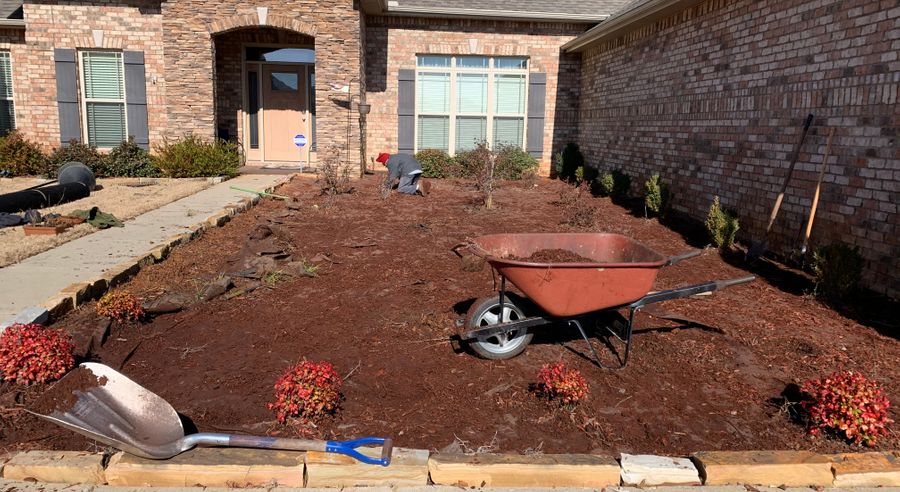 Yellow Jacket - Mulch Installation
